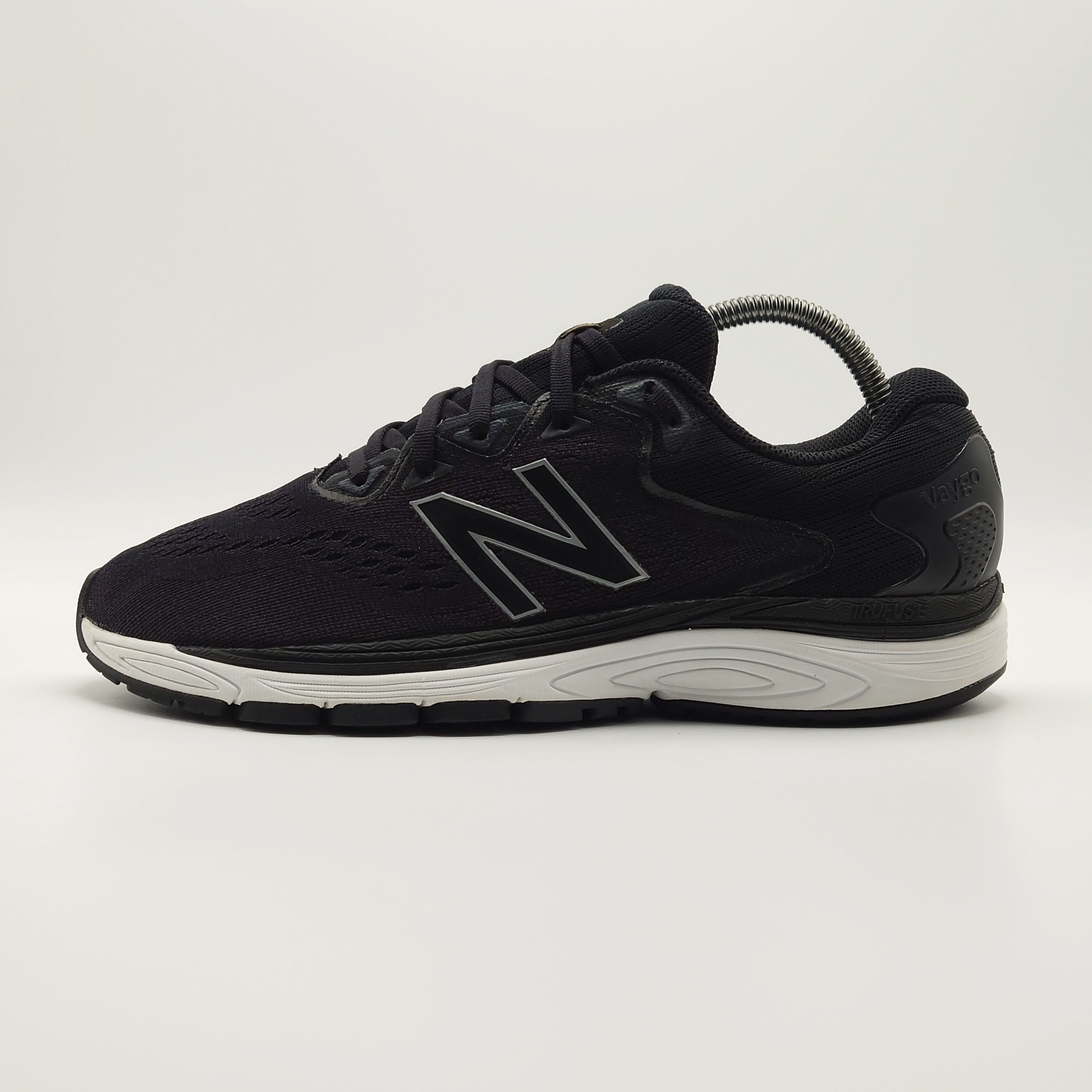 New Balance Vaygo – extremecomforts.pk